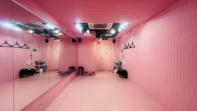 ベストホスト運営✨Tiktok撮影に最適なレンタルスペース・ダンススタジオ!フィットネス/動画撮影【2F】ベースカラー:ピンクの写真4