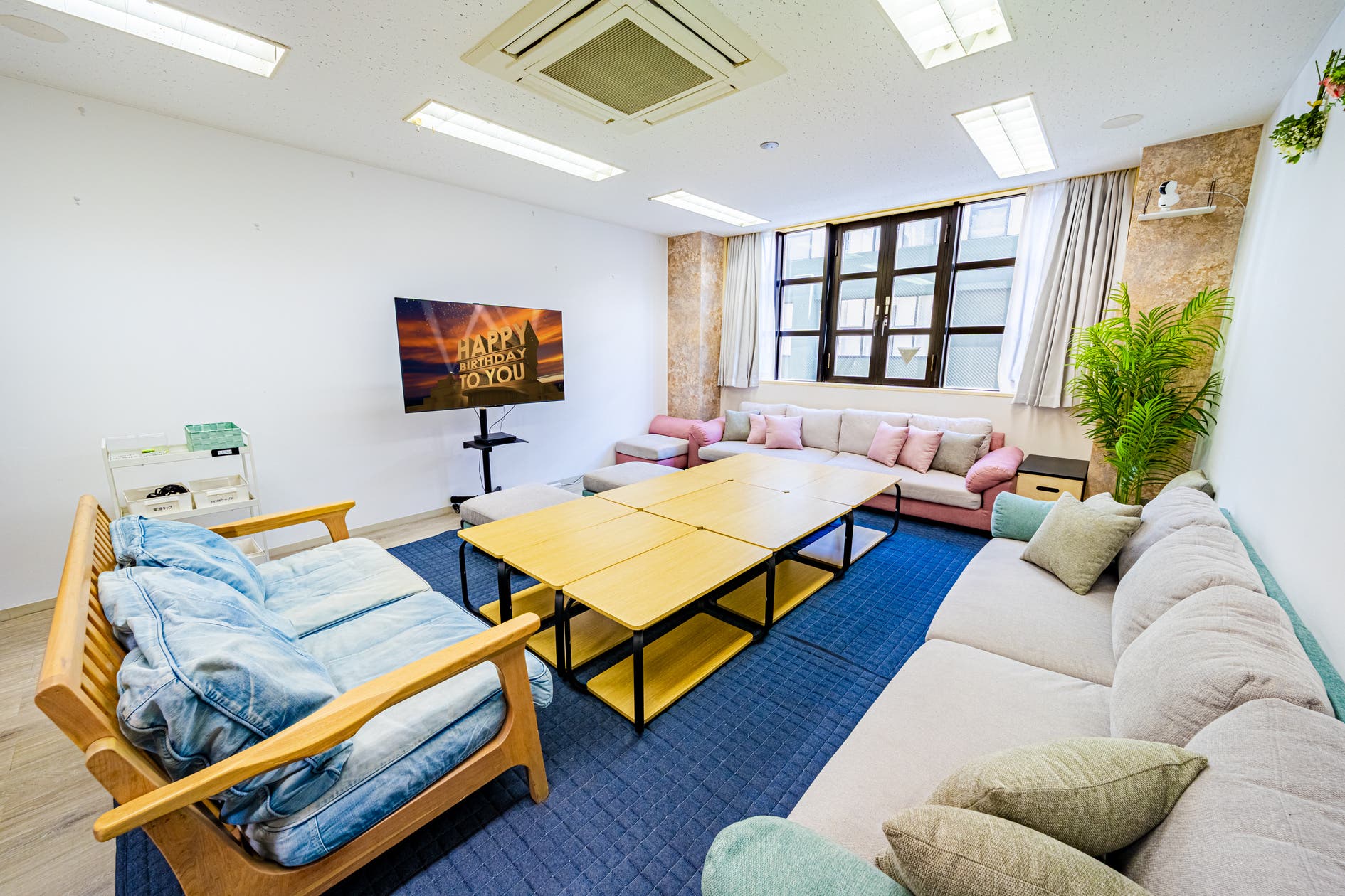 MAX30名👍新宿御苑徒歩3分🚶‍♀️ソファとカーペットにゆったり座れる🛋️貸切打ち上げ🎉[87]の写真3