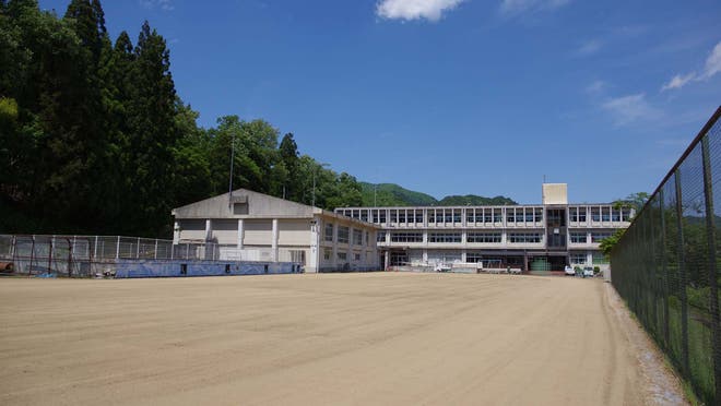 廃校丸ごと貸切(体育館つき)の写真1