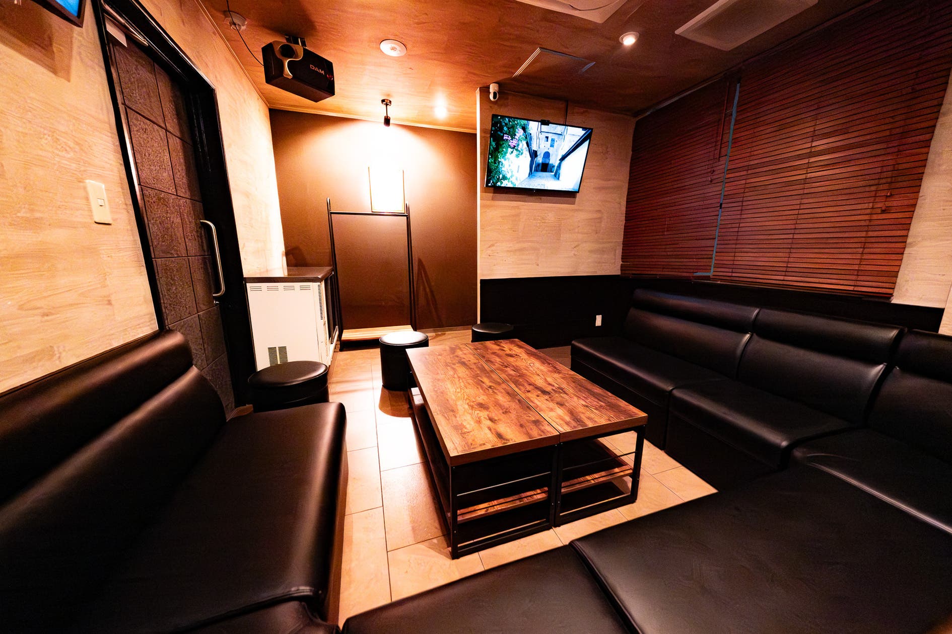 【心斎橋駅徒歩3分】カラオケ付レンタルスペース｜完全個室｜最大12名｜飲食持込OK｜飲み会・誕生日会・二次会の写真7