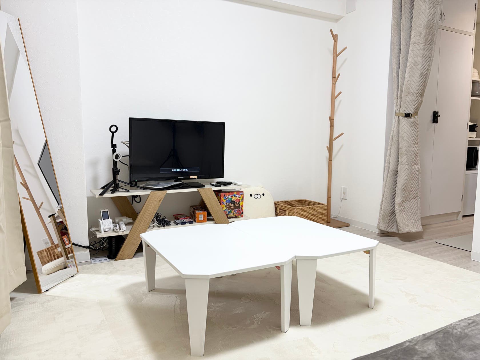 栄駅近4分｜最大8名｜女子会・映画・宅飲み｜撮影・ライブ配信OK｜キッチン完備の写真2