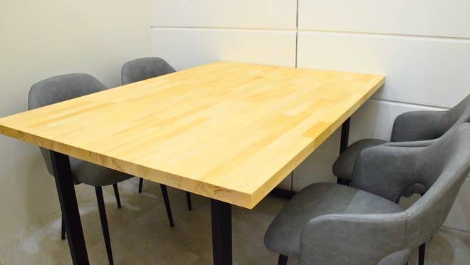 渋谷駅5分|4名個室ワークスペース(室番②)✨会議・勉強・作業に最適|飲食OKの写真1