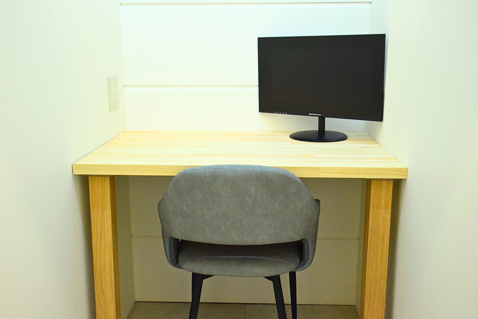 渋谷駅5分｜1名個室ワークスペース（室番④）✨モニター完備／WEB会議・勉強・作業に最適｜飲食OK🍔🥤🍱の写真1