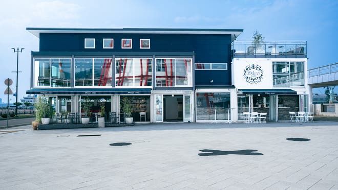 ポートタワー前の開放的カフェ空間|貸切パーティー・イベント・撮影可能の写真2