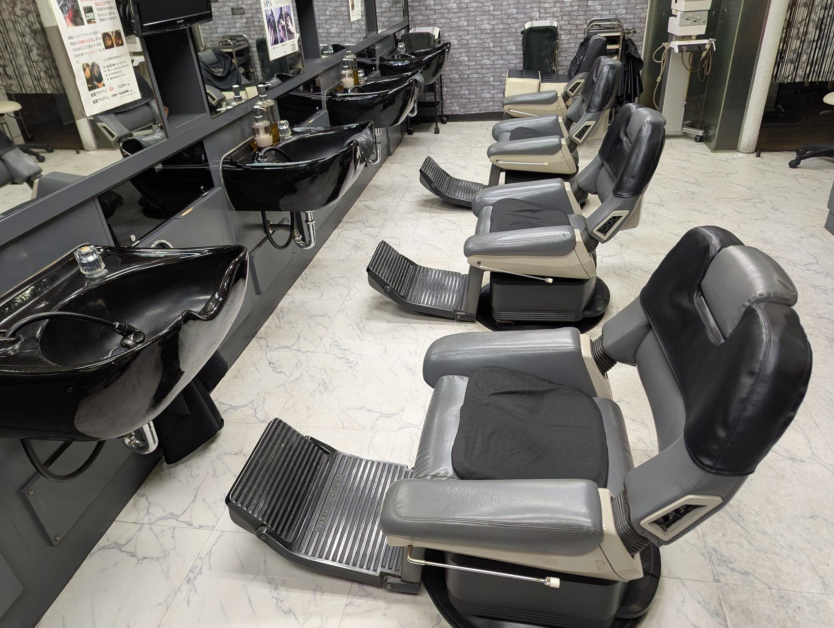 理美容師さんに1面を時間貸しの写真2