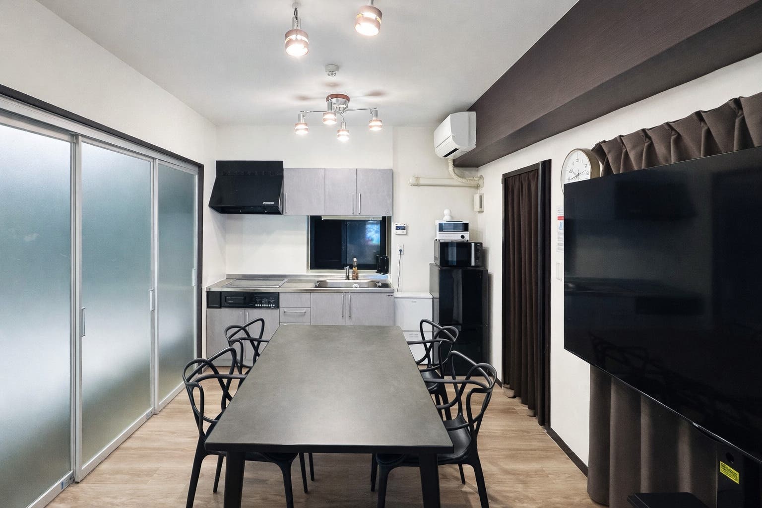 ✨NEW OPEN✨スイッチ２✨大人気ゲーム🎮換気・定期消毒✨無料WiFi✨24h利用可🆗女子会💖誕生日🎂おしゃれ🔆の写真1