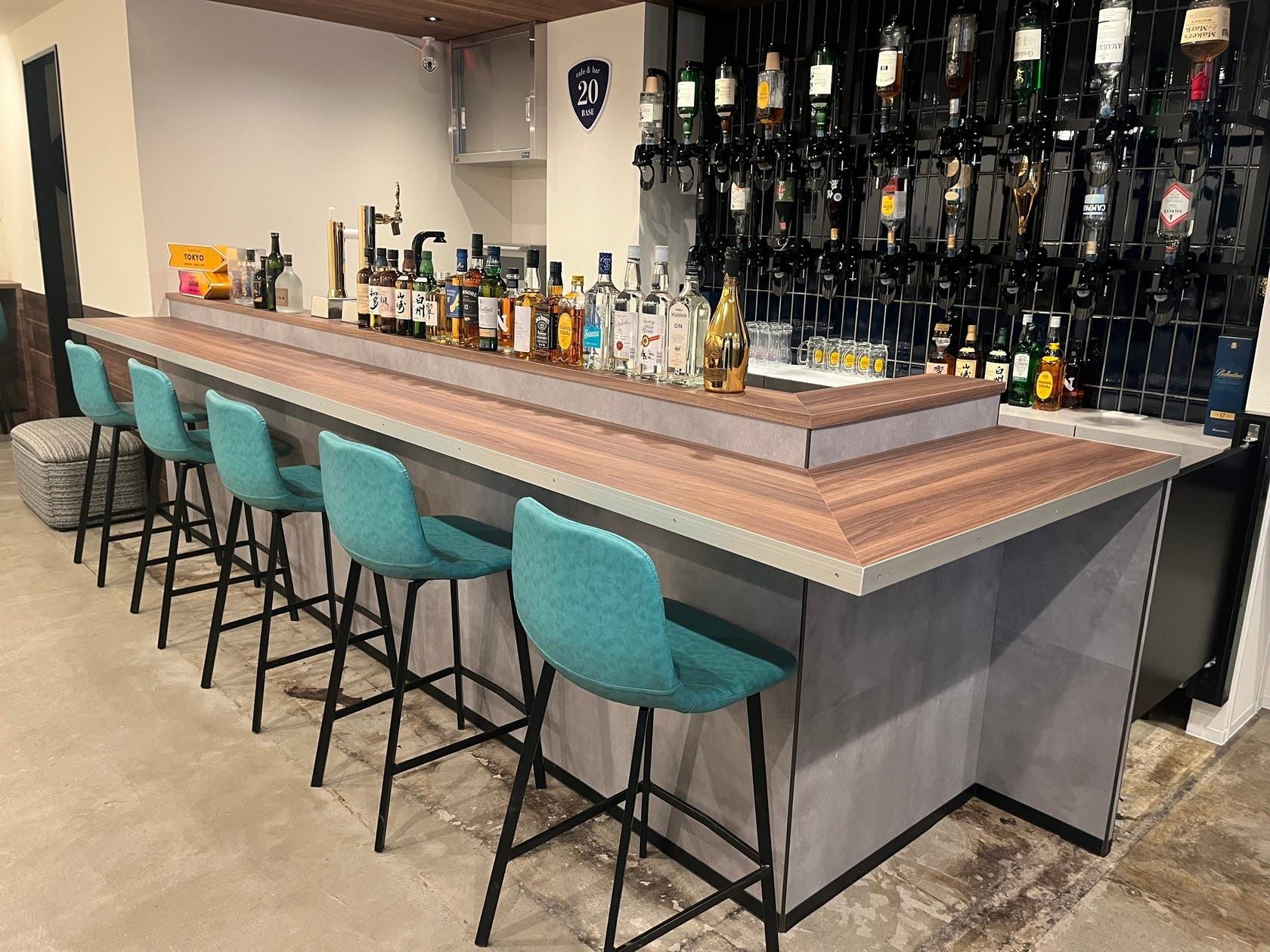 【八王子駅徒歩1分】おしゃれ多目的スペース｜パーティー・撮影・会議OK｜🍹バーカウンターありの写真2