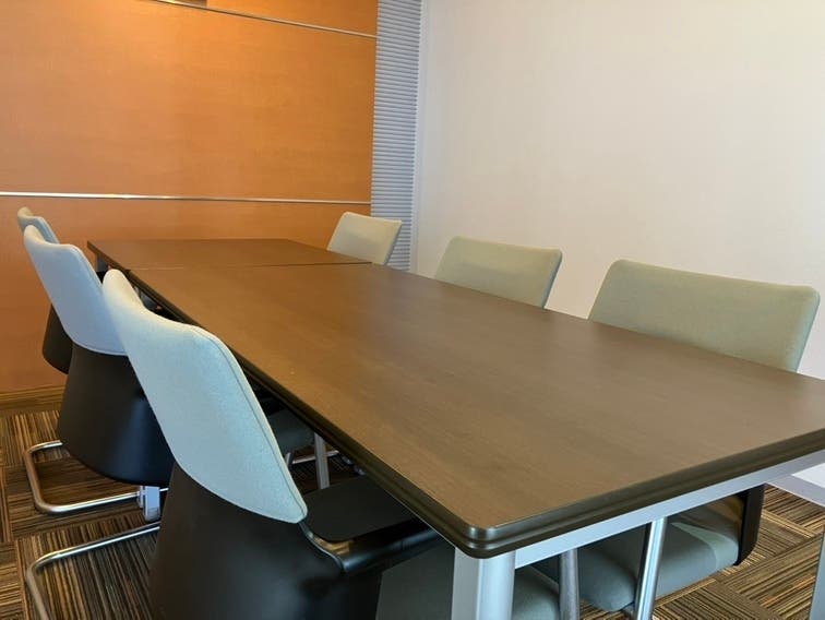 【トヨタモビリティ富山 五福】五福末広町駅より徒歩１分！完全個室！商談、面談、研修、勉強会、ワークショップ、作業 などに！の写真3