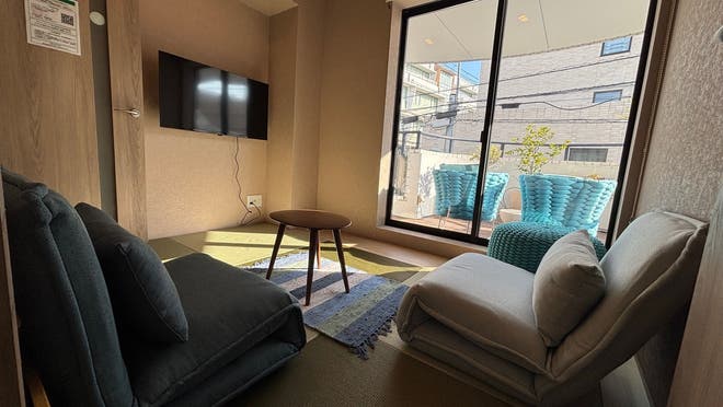 24時間利用可 モダンな雰囲気の和室でゆっくりくつろげます。TV、素敵なバルコニーテラスあり ネイル/レッスン/ヨガ/仕事/勉強の写真2