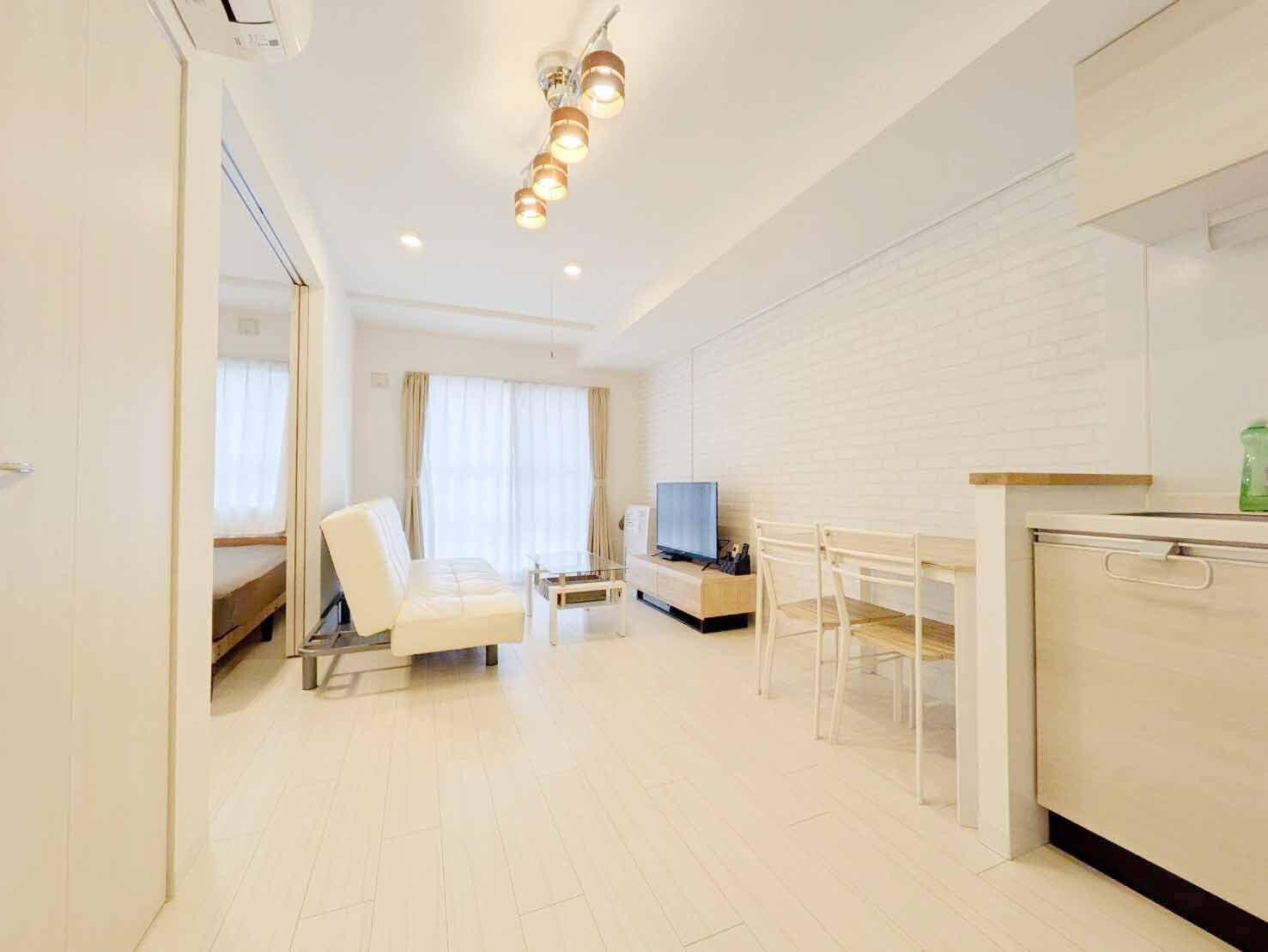 ✨期間限定OPEN✨【西28丁目駅】徒歩1分🚶‍♂️大画面TVで映画鑑賞🎵無料WiFi🎵『202』の写真2