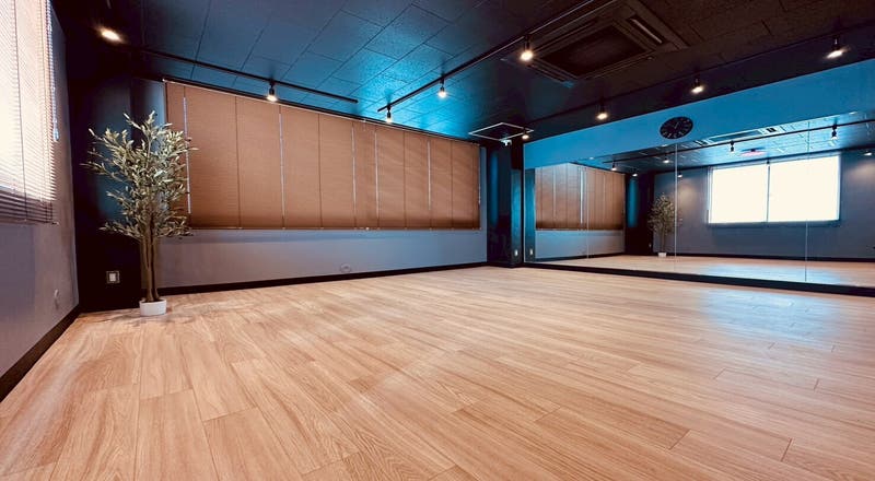 ★国分寺駅1分♪★ダンスができるクールなレンタルスタジオ🌟広々１R（31㎡）★即予約OK★ヨガ・バレエ・撮影・会議・教室など♪