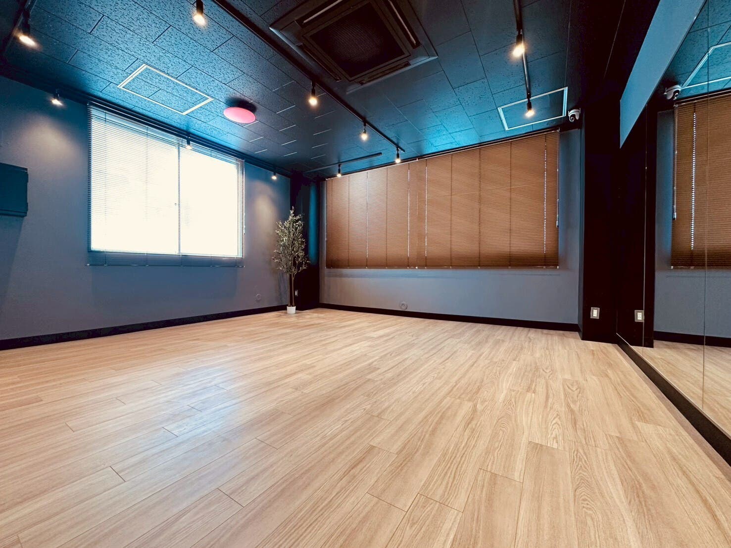 ★国分寺駅1分♪★ダンスができるクールなレンタルスタジオ！広々１R（31㎡）★即予約OK★ヨガ・バレエ・撮影・会議・教室など♪の写真2