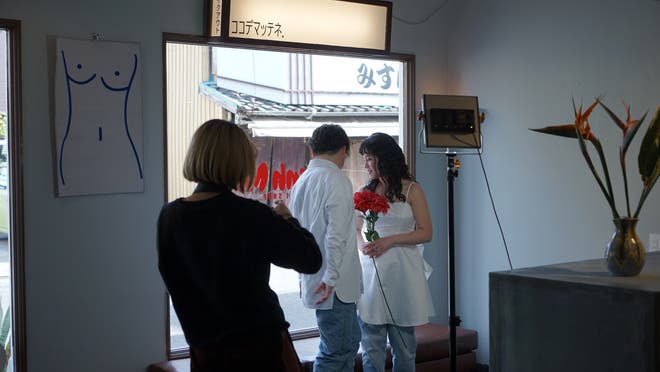 午前中照明いらず。自然光が差し込み、青のモールテックスが映える撮影空間の写真26