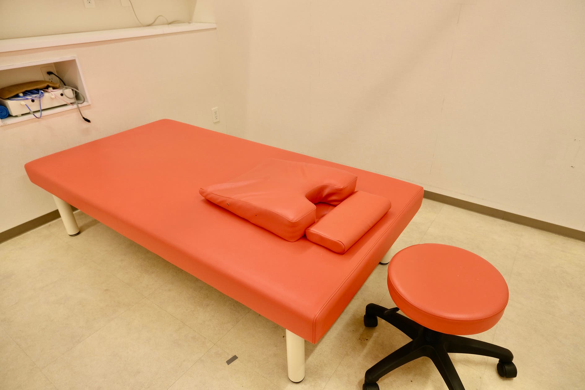 【宇都宮駅エリア】清潔・明るいサロンスペース☆エステ・マッサージ☆貸出オプションあり☆（スペース１）の写真3