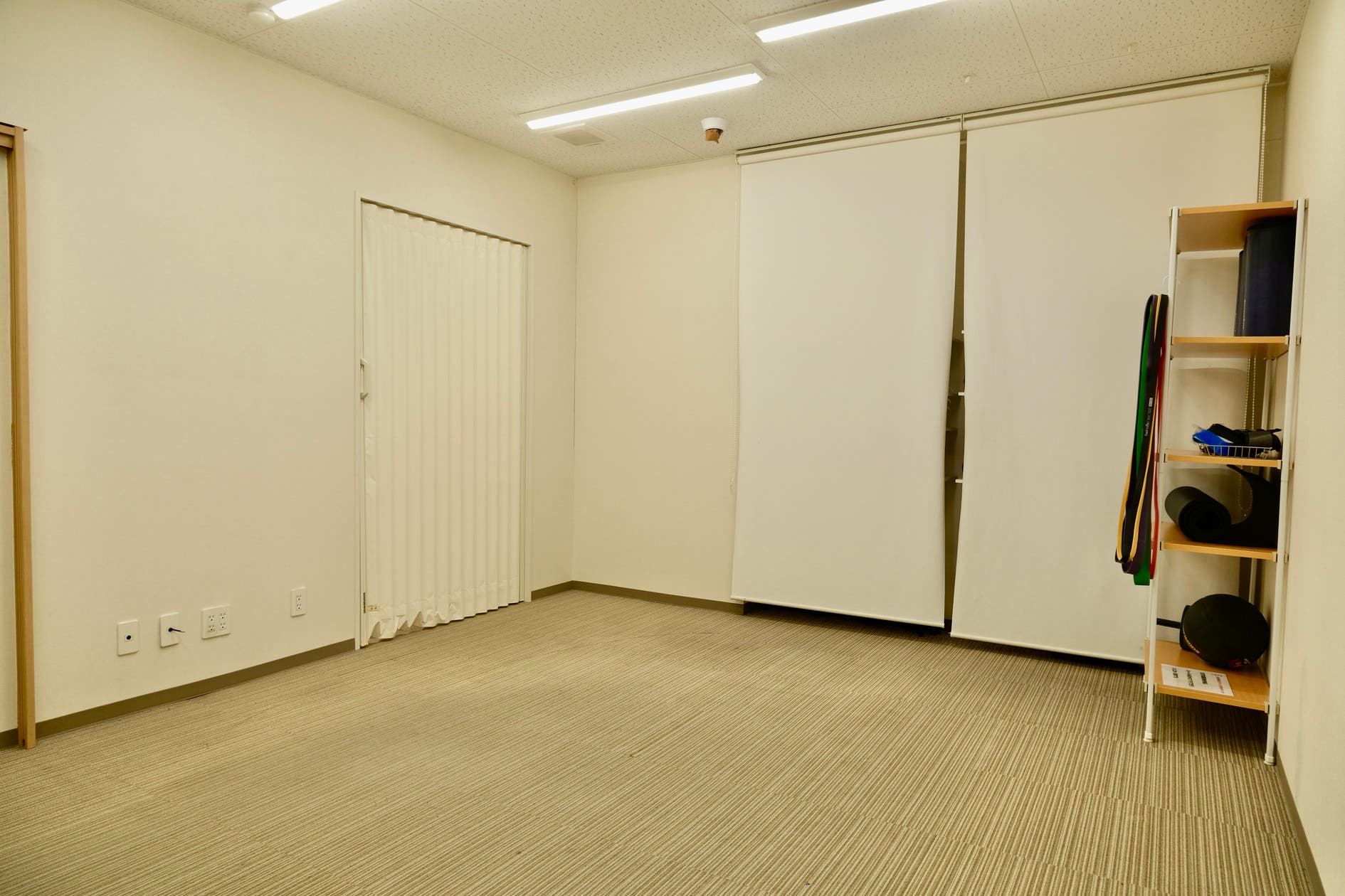 【宇都宮駅エリア】清潔・明るいサロンスペース☆ヨガ・ストレッチなど！の写真3