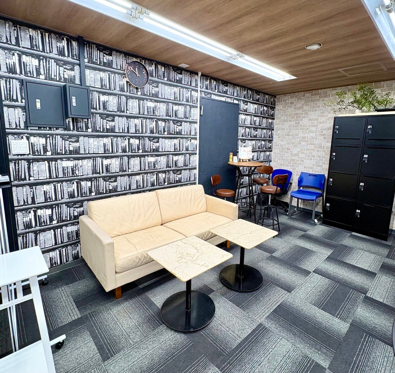 【元町駅徒歩スグ】最大41名着席！地域最安値級＆プロジェクター等 備品完備｜広々約80㎡で会議・研修に最適✨の写真5