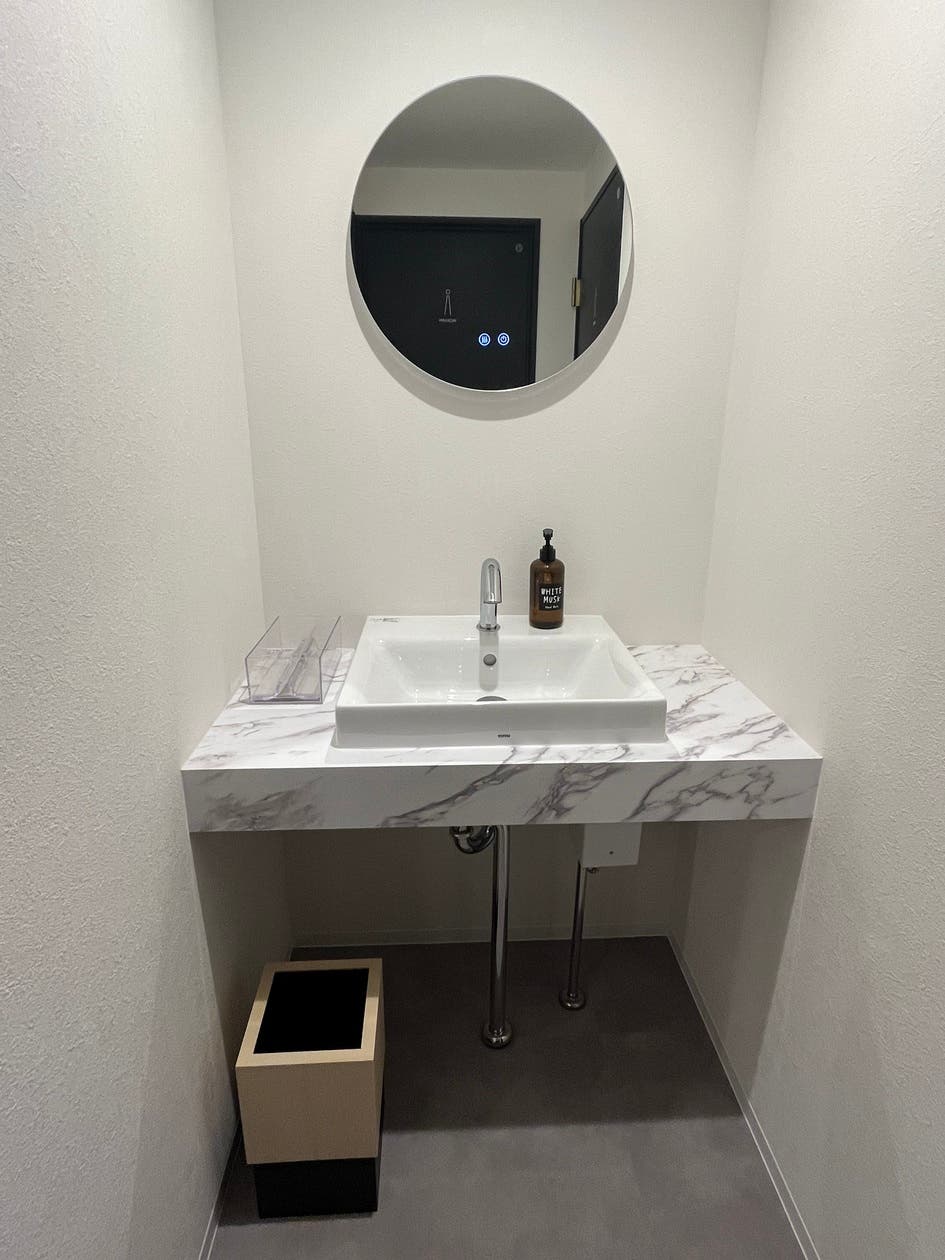 【八王子駅徒歩1分】おしゃれ多目的スペース｜パーティー・撮影・会議OK｜🍹バーカウンターありの写真3