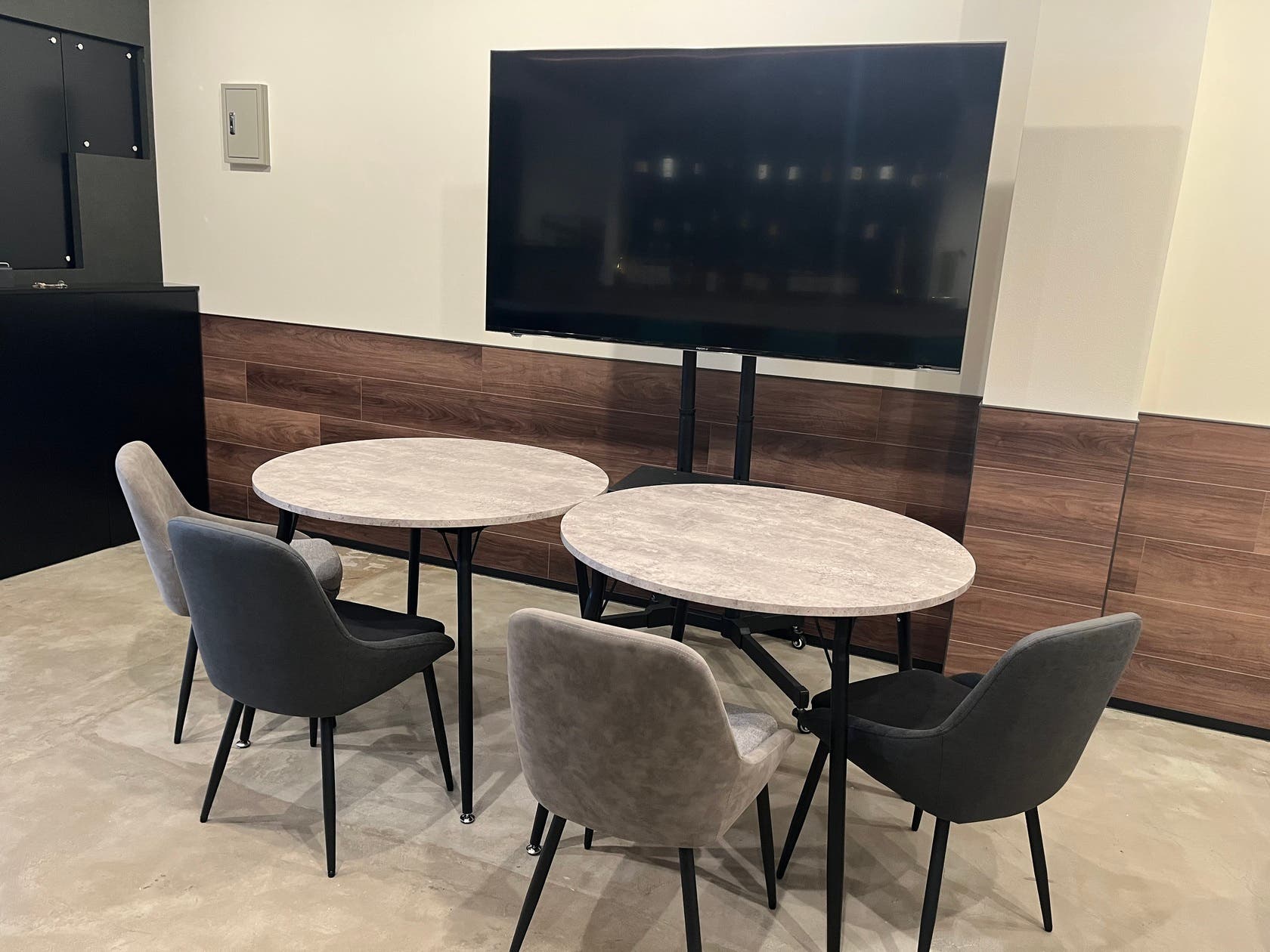 【八王子駅徒歩1分】おしゃれ多目的スペース｜パーティー・撮影・会議OK｜🍹バーカウンターありの写真7