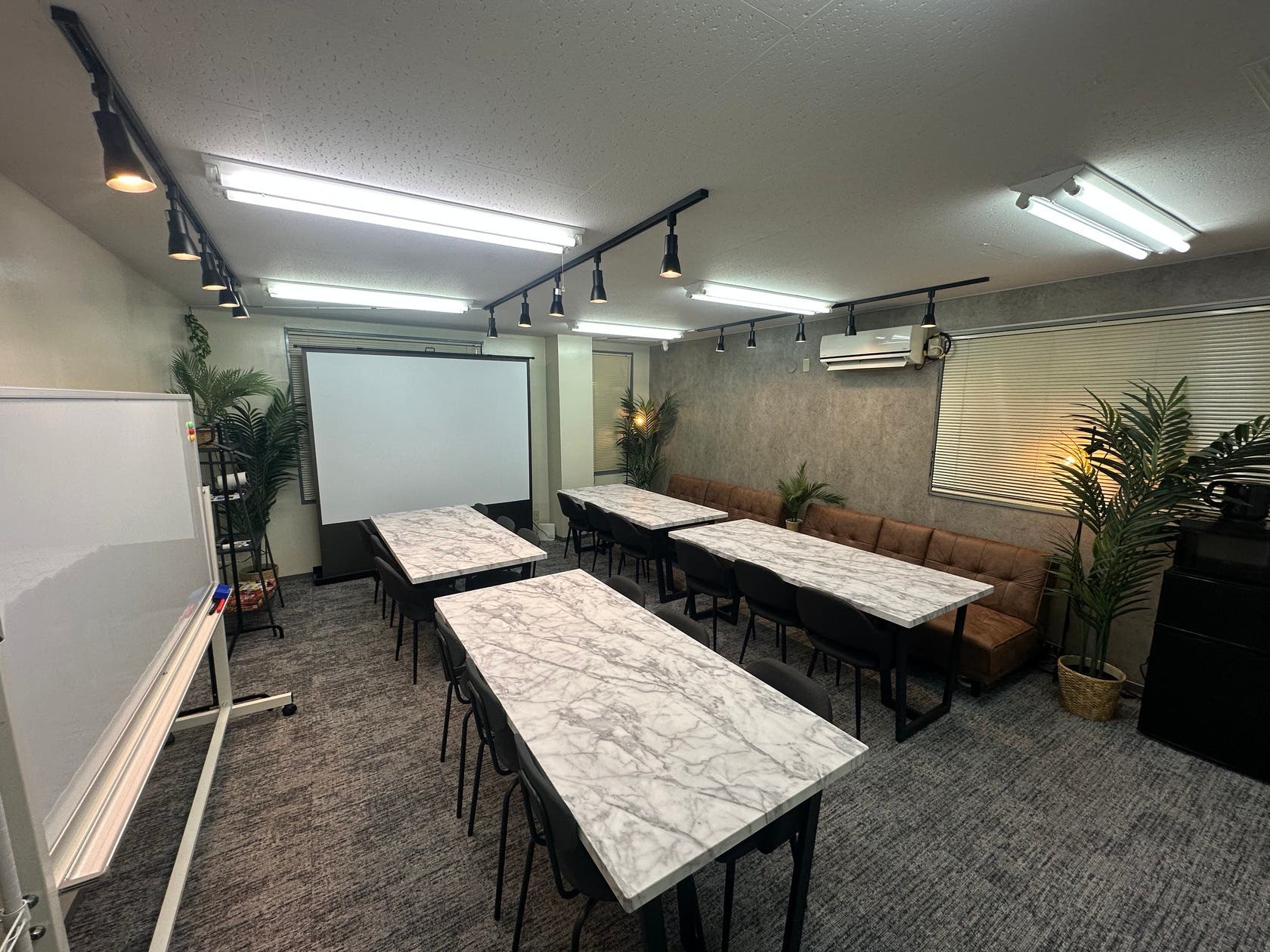 NEW！【八丁堀駅徒歩2分！宝町駅徒歩3分！】最大24名/無料Wifi/会議・撮影・女子会・ボドゲ・パーティ等！飲食🍺🍷可！の写真9