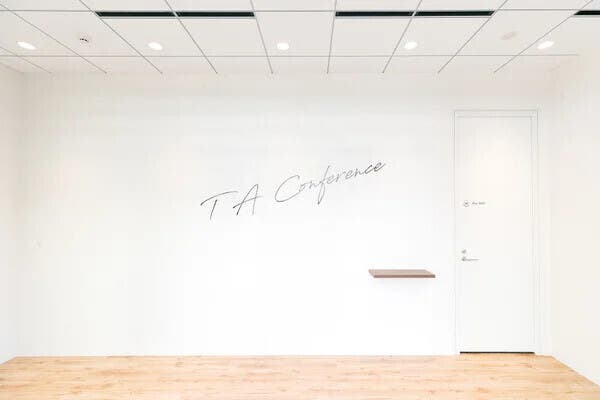 【全備品無料】プロジェクター・マイク・Wi-Fi等／五反田駅徒歩7分／ビル1階／42名規模の会場／飲食OKの写真6