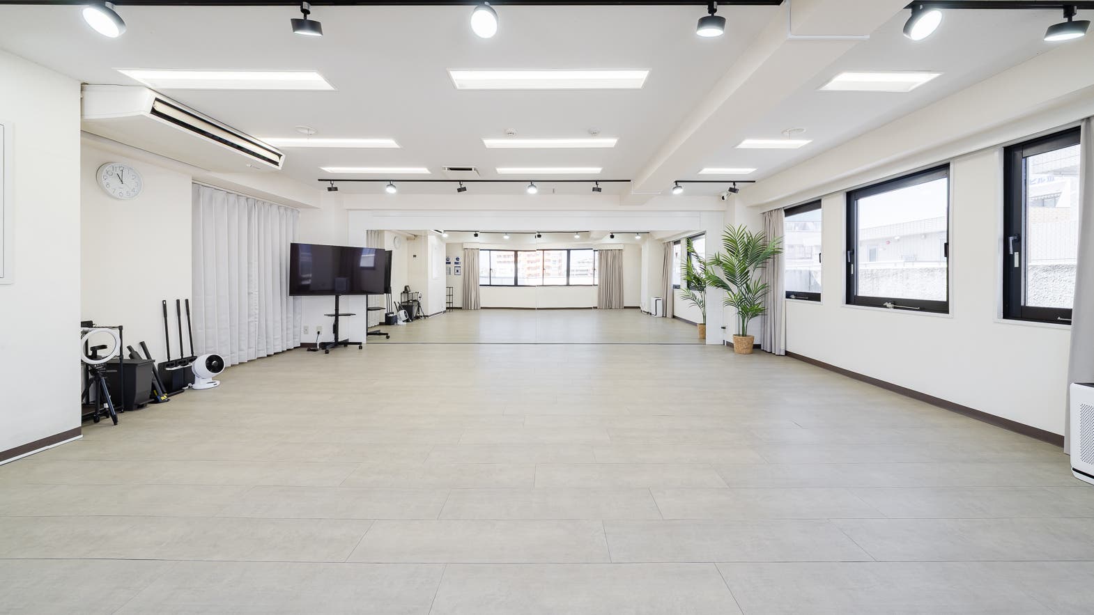 【OPEN記念】駅前／鏡5.4m／シンプル多目的スタジオ／ダンス・ヨガ・コスプレ・撮影・演劇にの写真5