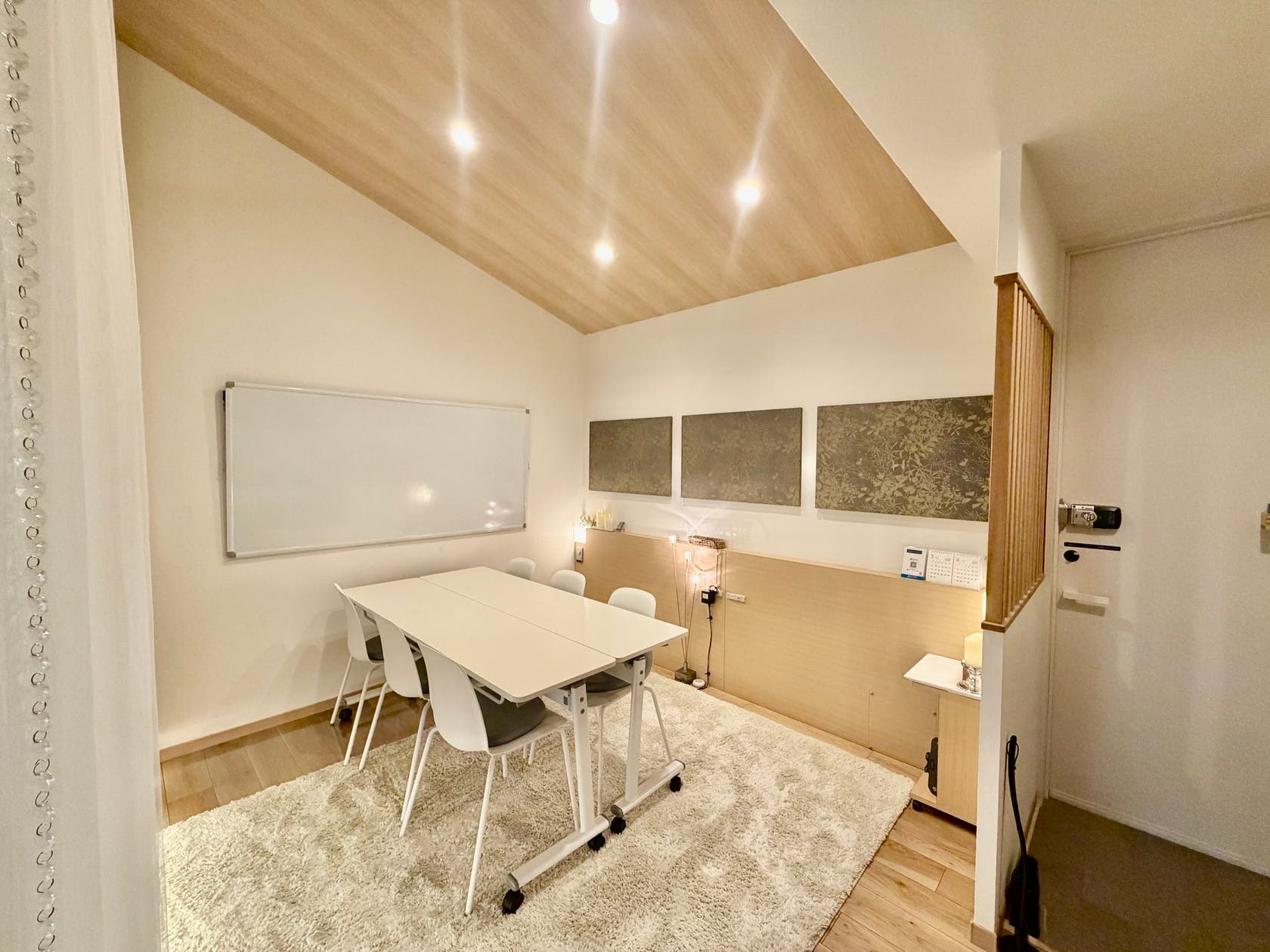 地下鉄 五条駅から徒歩5分の女性専用貸切サロンの写真1