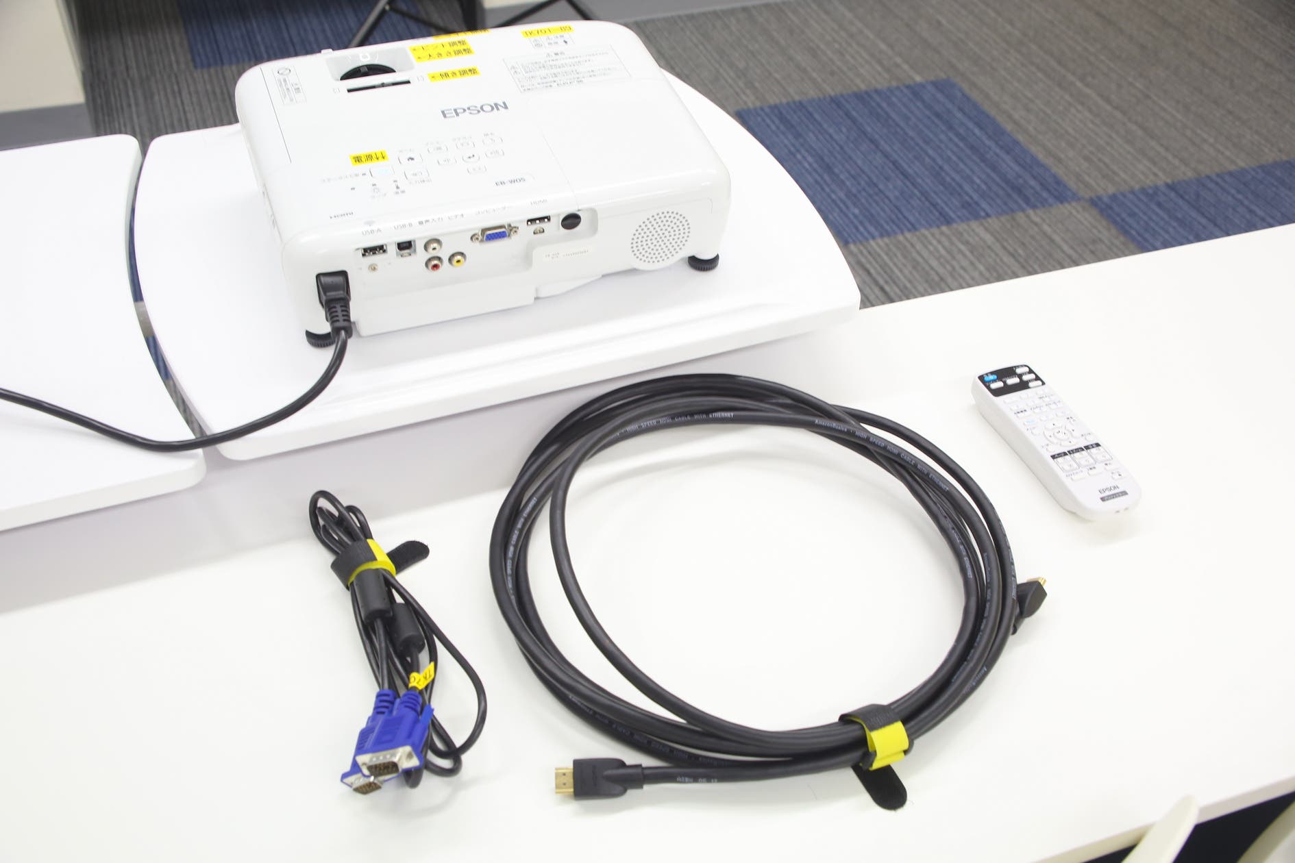 【旭橋駅徒歩5分】定員80＋α！プロジェクター含む備品・高速Wi-Fi無料！東町201会議室の写真2