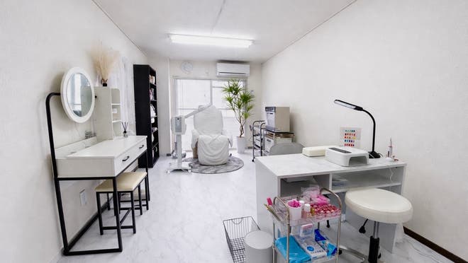 梅田からもすぐ!!|美容機器完備レンタルサロン|完全個室|エステ・ネイル施術OKの写真1