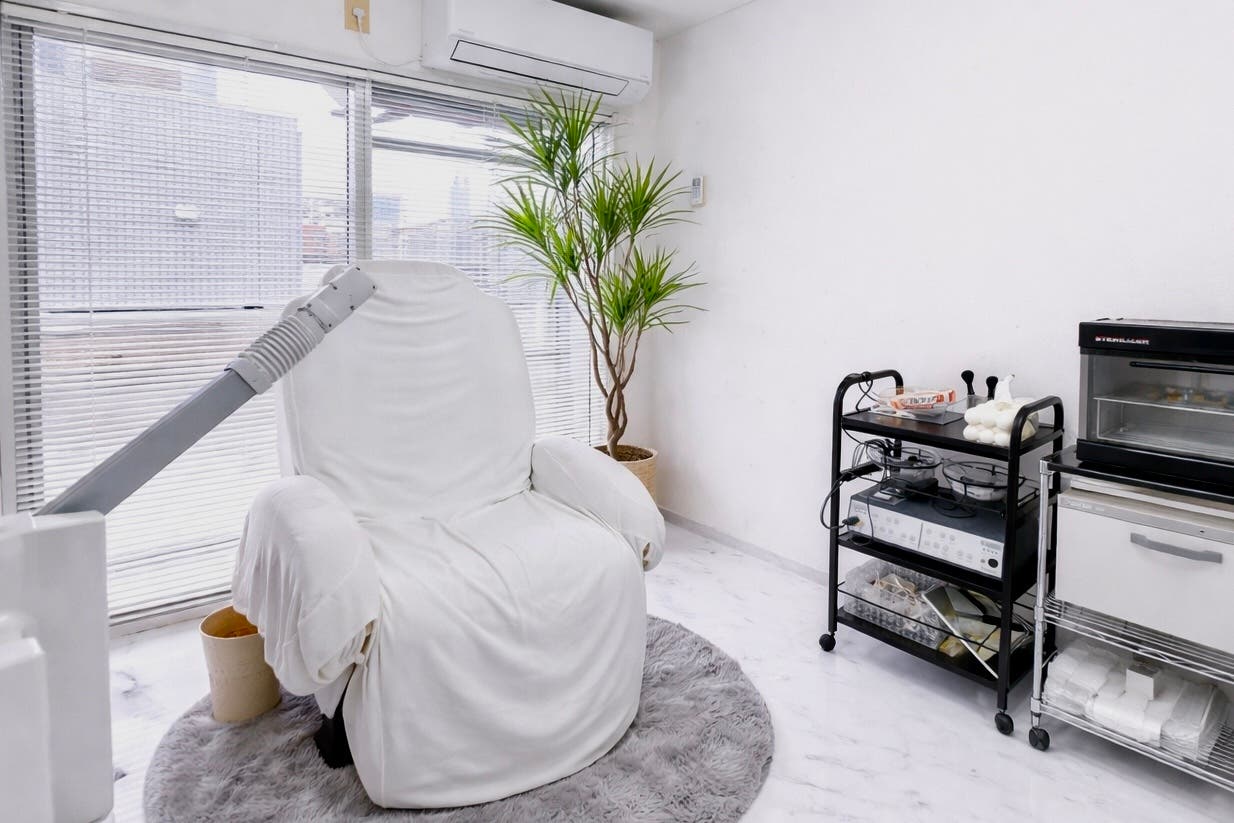 梅田からもすぐ!!｜美容機器完備レンタルサロン｜完全個室｜エステ・ネイル施術OKの写真3