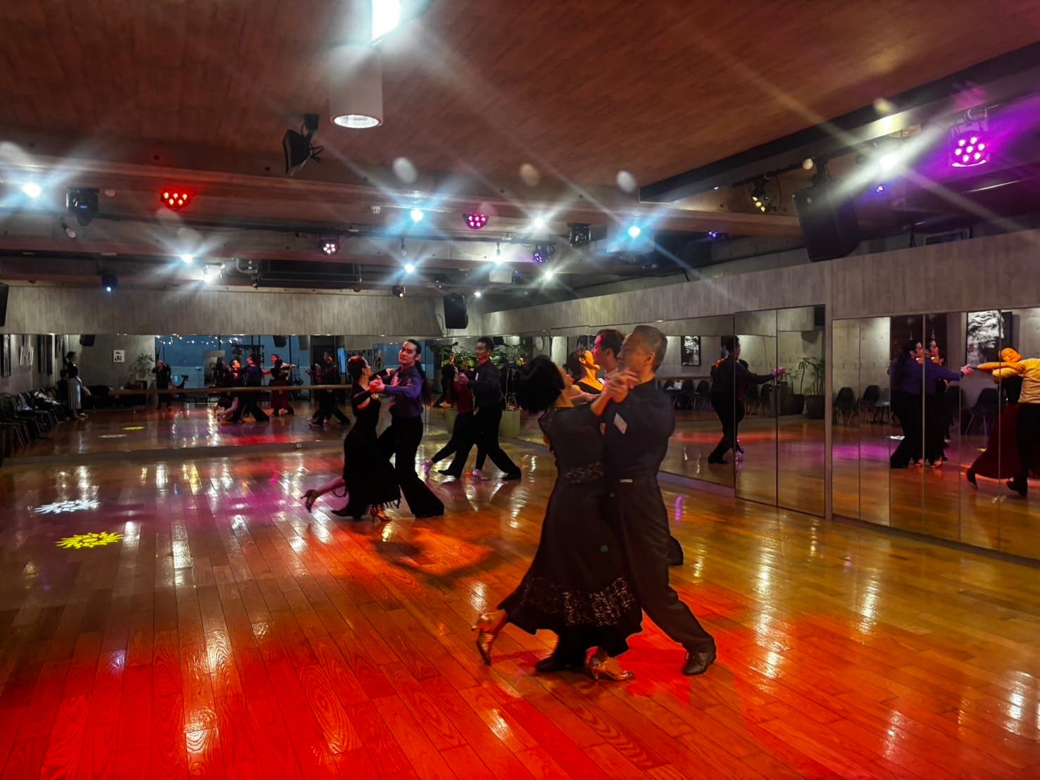 日曜、祝日、ダンスをはじめとする、レッスン、イベント、会議などにご利用いただけますの写真8