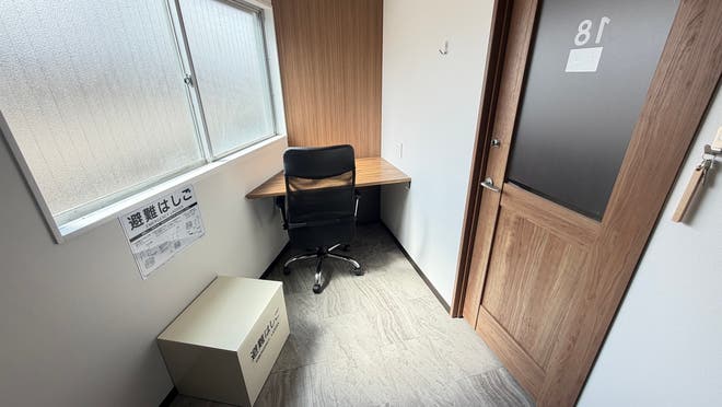 【船橋駅から徒歩1分】モニター・フリードリンク付き3名個室(ブース18)3F ※鍵無しの写真3