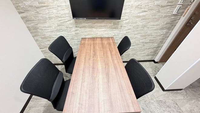 【船橋駅から徒歩1分】モニター・フリードリンク付き4名会議室(Room A)2Fの写真2