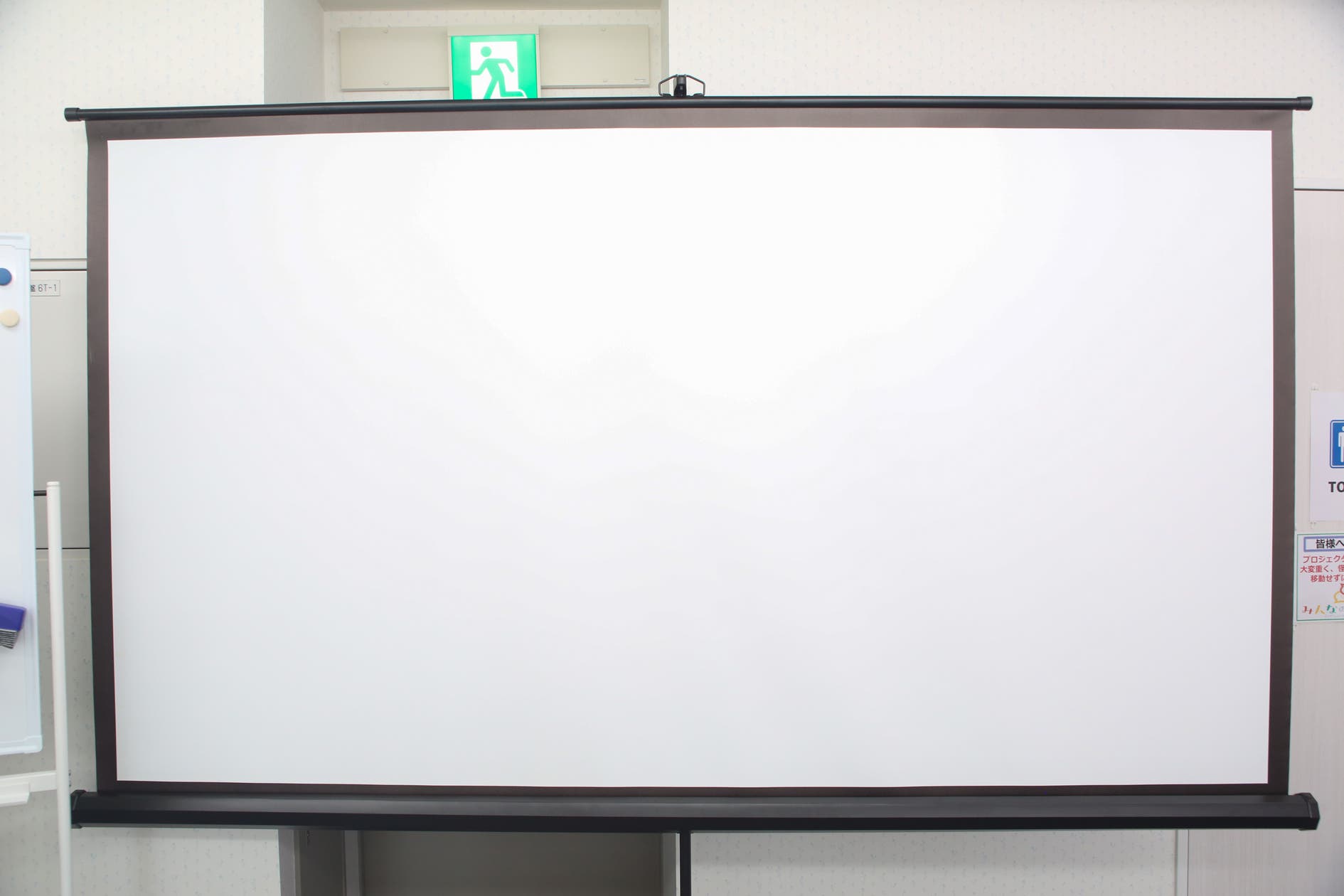 【旭橋駅徒歩5分】定員25＋α！プロジェクター含む備品・高速Wi-Fi無料！東町302会議室の写真3