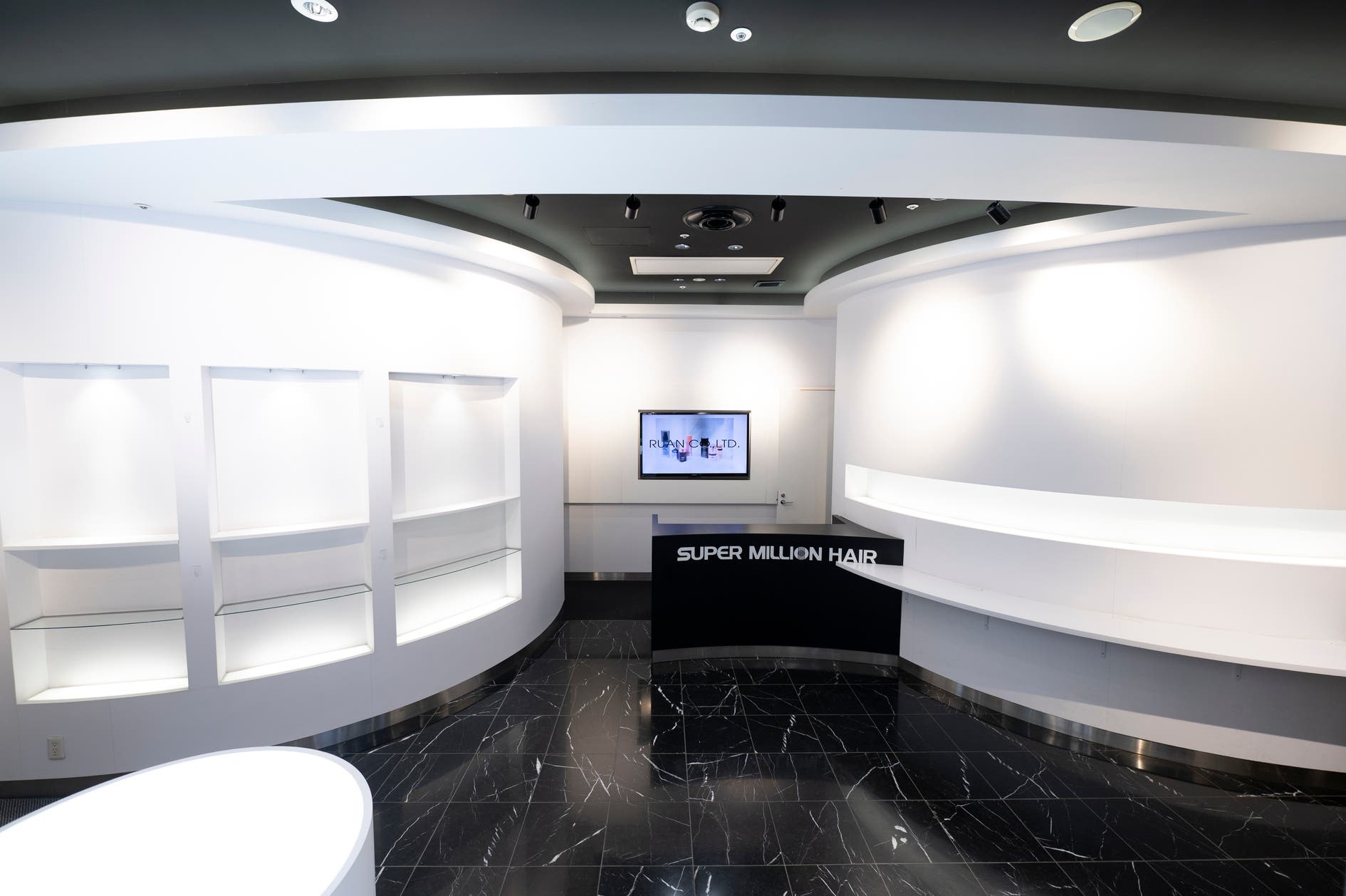 自然光 × 上質空間！銀座の1階路面店で使いやすい撮影スペースの写真1