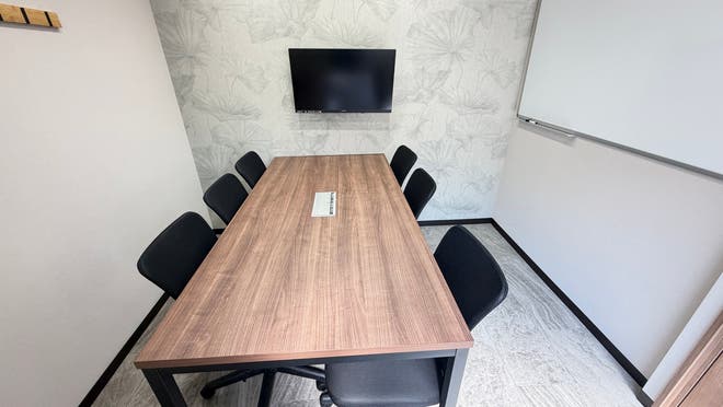 【船橋駅から徒歩1分】モニター・フリードリンク付き6名会議室(Room C)2Fの写真3