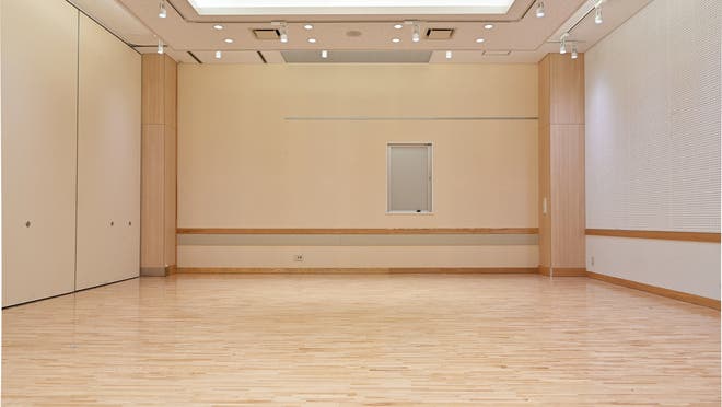 大阪市阿波座駅より徒歩10分ホール、最大面積約275㎡・最大収容80人、音響設備・机・椅子・wi-fi完備、展示会・説明会最適の写真5