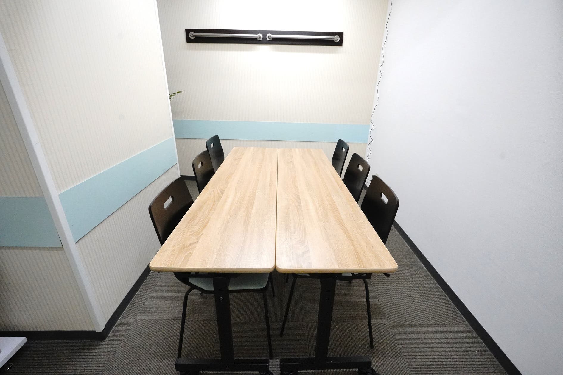 ＜スカイラークビル4階小貸会議室 Room5＞小田原駅徒歩1分🚃6名収容🪑光回線Wi-Fi📶会議/商談/面接/ZOOMの写真7