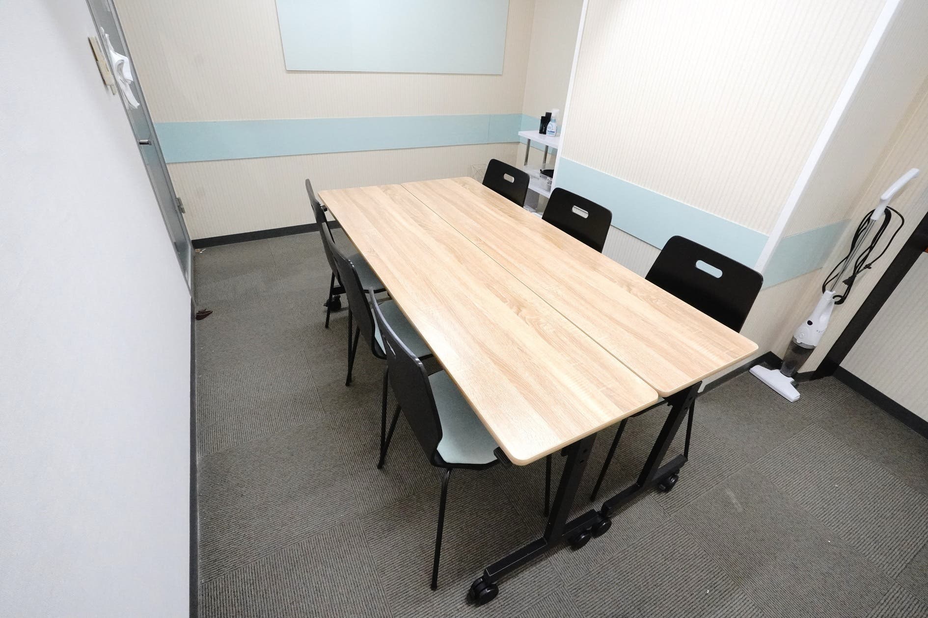 ＜スカイラークビル4階小貸会議室 Room5＞小田原駅徒歩1分🚃6名収容🪑光回線Wi-Fi📶会議/商談/面接/ZOOMの写真8