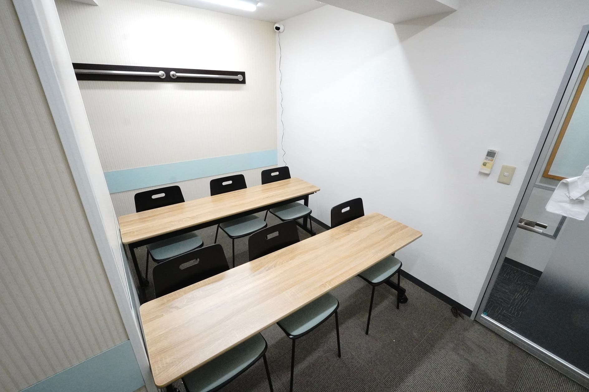 ＜スカイラークビル4階小貸会議室 Room5＞小田原駅徒歩1分🚃6名収容🪑光回線Wi-Fi📶会議/商談/面接/ZOOMの写真3