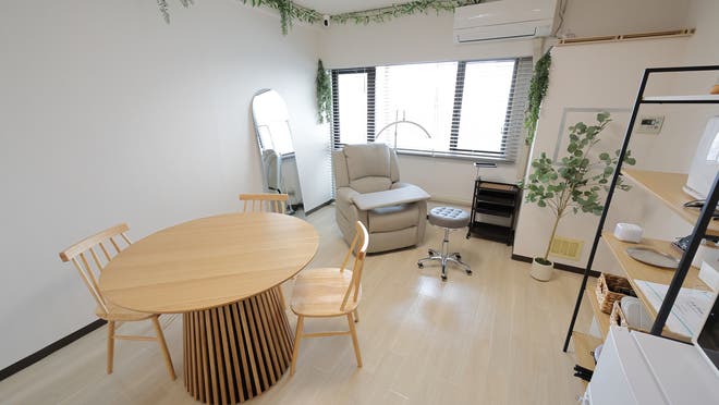 【OPEN🎉】福岡駅より徒歩約4分|完全個室|リクライニングチェア|美容レッスン・ネイル・まつエク用途で使えるシェア空間の写真3