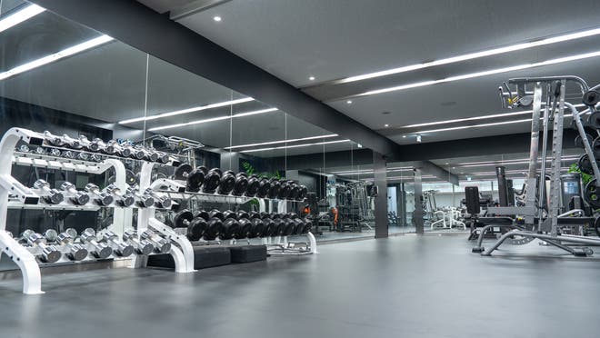 7種類のマシンを完備!半蔵門駅【徒歩1分】エリア最大級の広さ|上質で洗練された空間の写真1