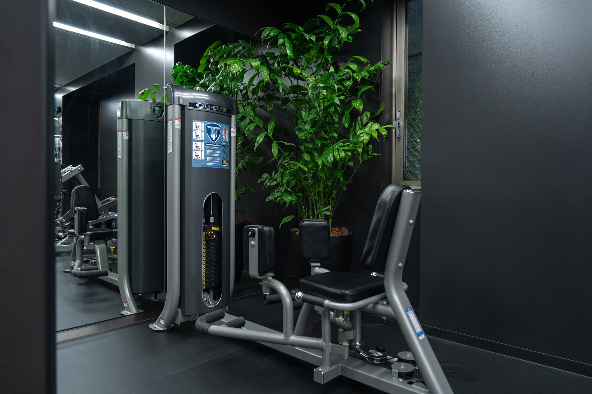 7種類のマシンを完備！半蔵門駅【徒歩1分】エリア最大級の広さ｜上質で洗練された空間の写真6