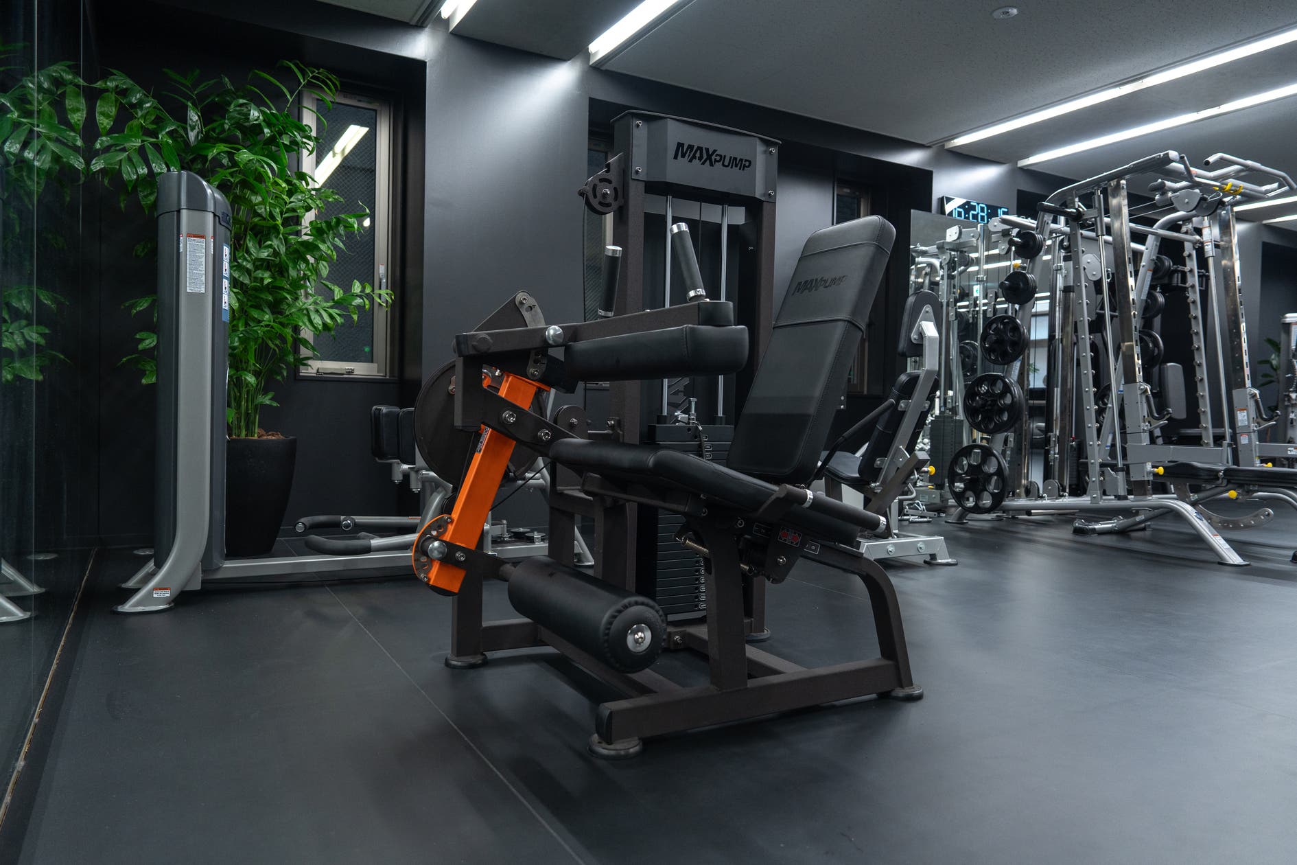 7種類のマシンを完備！半蔵門駅【徒歩1分】エリア最大級の広さ｜上質で洗練された空間の写真8