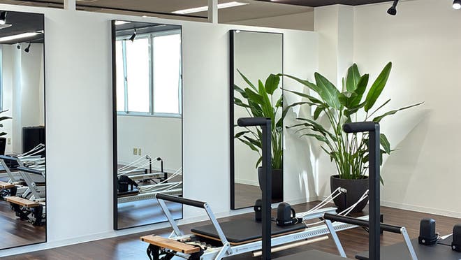 Merrithew制のマシン、プロップス完備のピラティススタジオの写真1