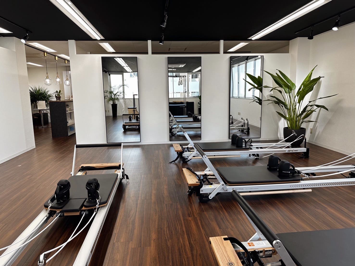 Merrithew制のマシン、プロップス完備のピラティススタジオの写真4