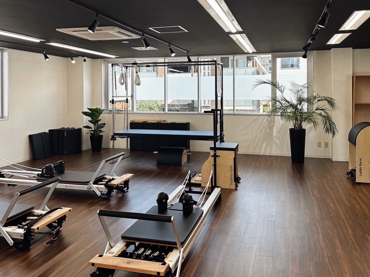 Merrithew制のマシン、プロップス完備のピラティススタジオの写真5