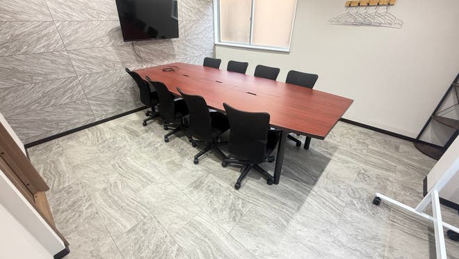 【船橋駅から徒歩1分】モニター・フリードリンク付き8名会議室(Room B)2Fの写真2