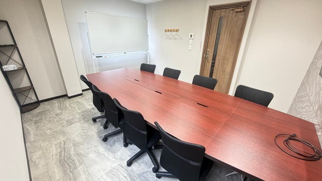 【船橋駅から徒歩1分】モニター・フリードリンク付き8名会議室(Room B)2Fの写真3