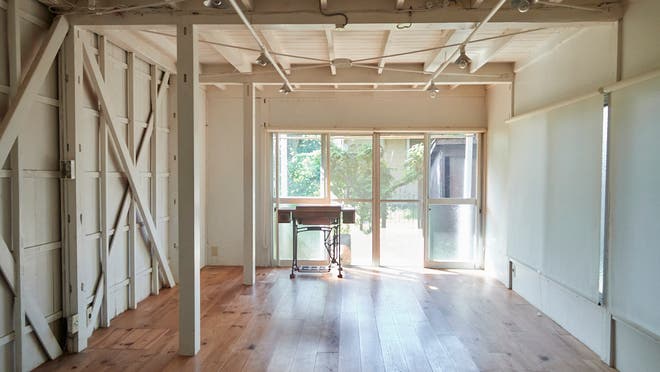 🌟OPEN PRICE🌟【駐車場付き・2面採光📸】自然光×無垢床の開放的な撮影・ワークショップ空間の写真4