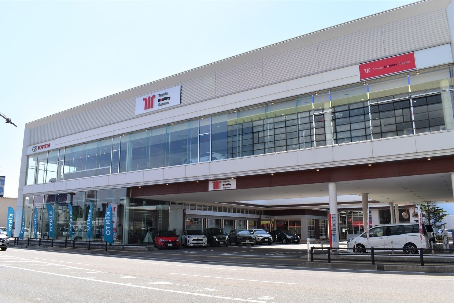 【トヨタモビリティ富山 高岡】国道8号線沿い！2階ショールームの半面を利用可能！最大30名！イベント、研修、セミナーなどに！の写真13